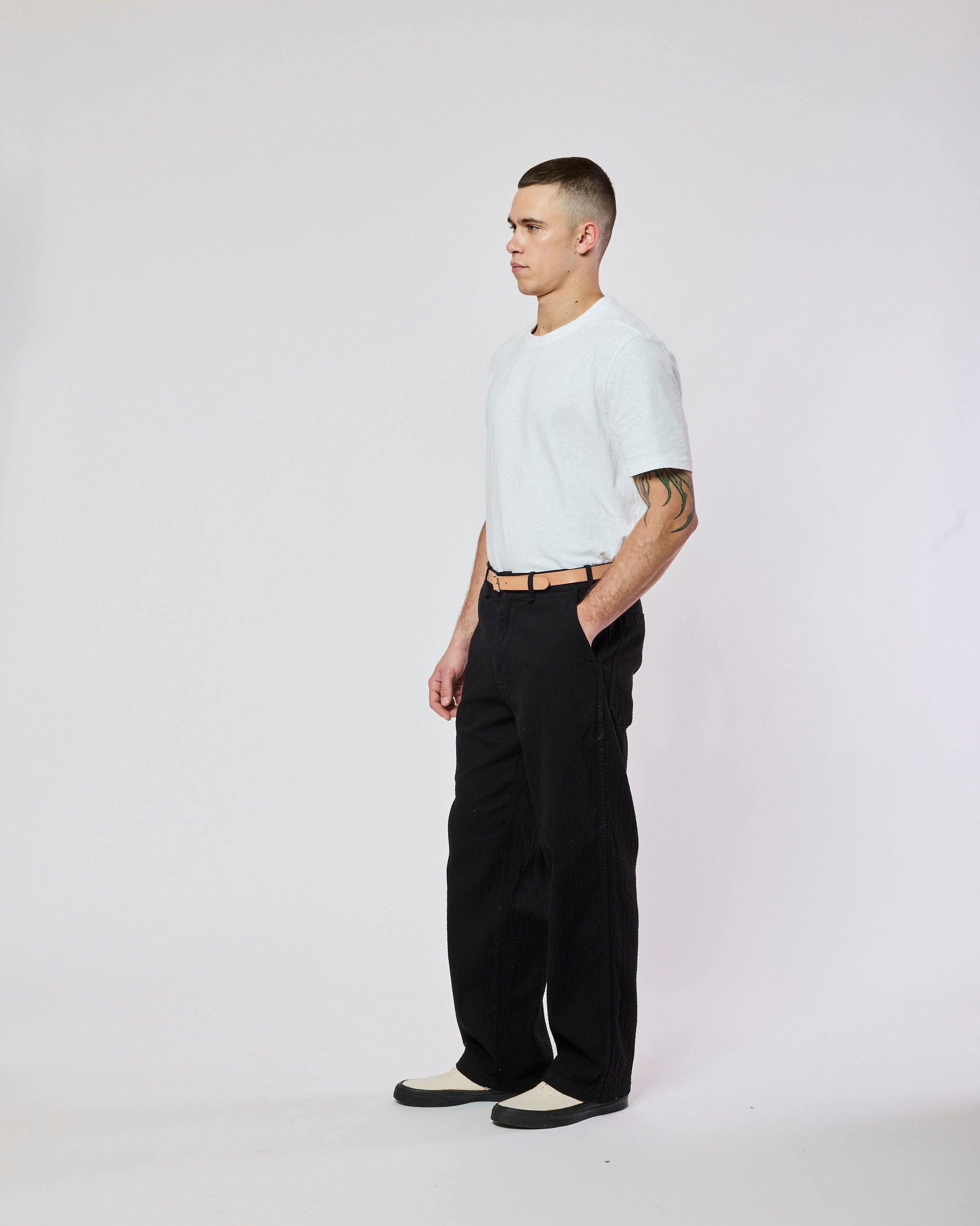 HEMMING RIPPLE BLACK PANTS